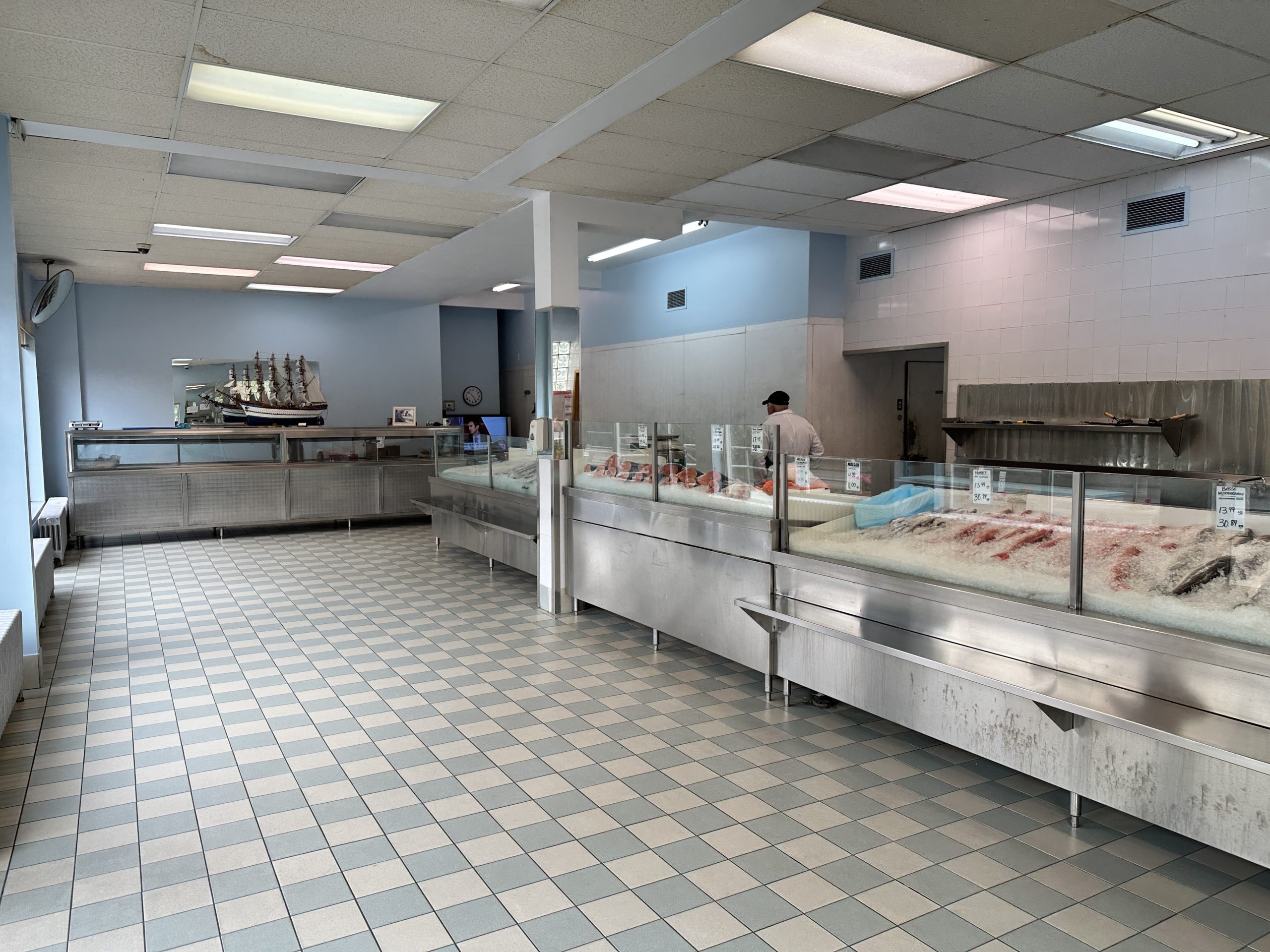 New Victoria Fish | Best Smoked Salmon & Fish Market in Montreal